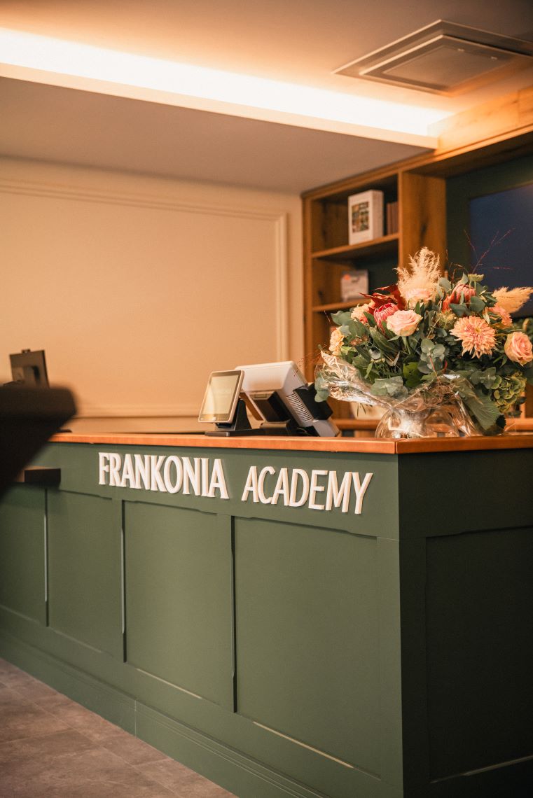 Neuer FRANKONIA Flagship-Store begeistert Kunden - "Sowas gab es bisher ...